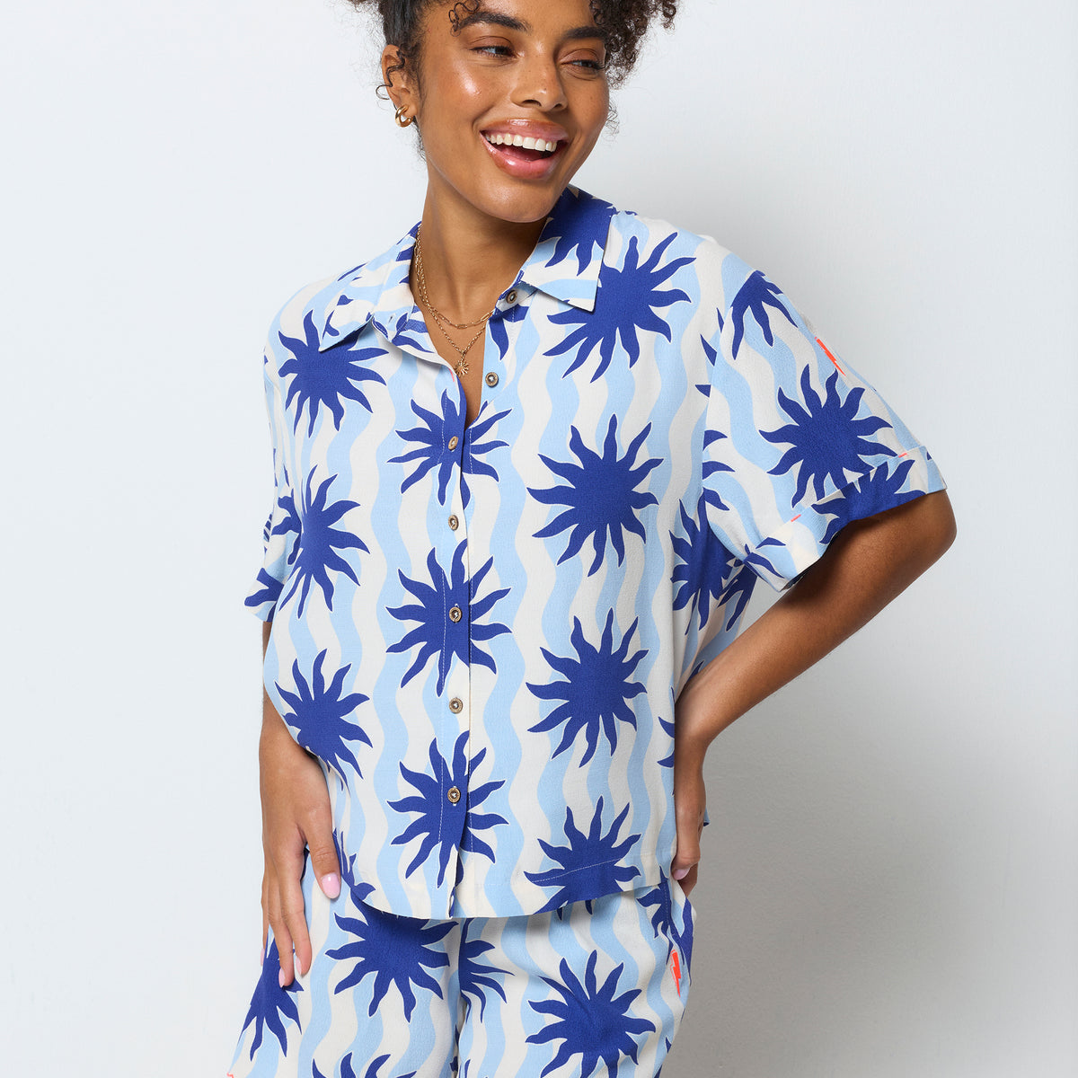 Blue Sunstar Shirt Scamp & Dude